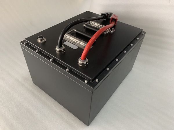 Battery system (external BMS)